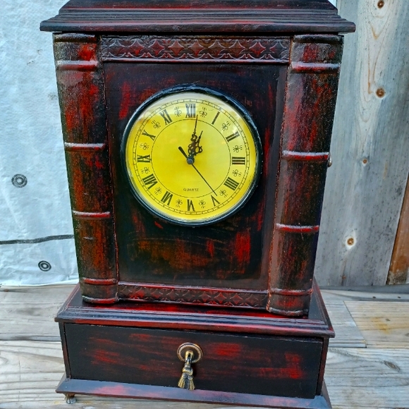 Vintage | Accents | Vintage Quartz Clock Table Top With Footed Wood ...